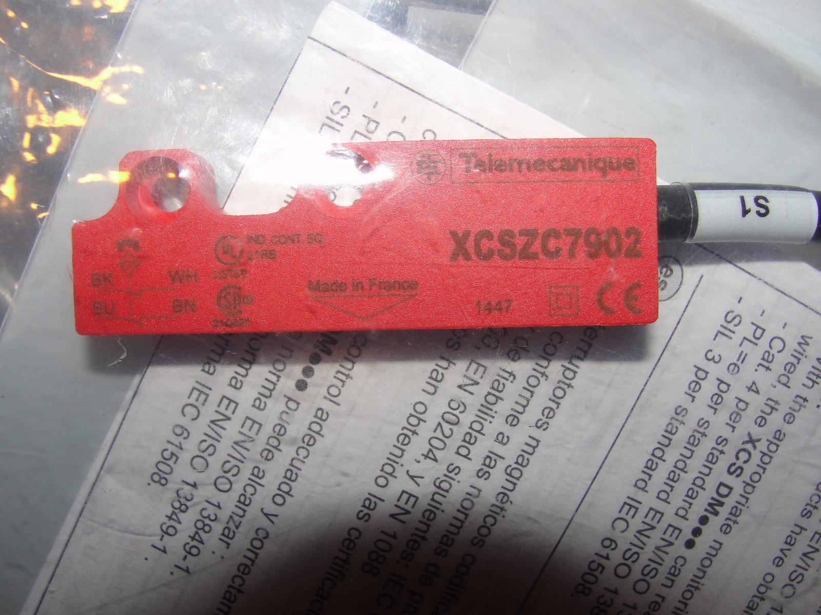 Schneider XCS DMC7902 Short Magnetic Safety Switch NEW | eBay