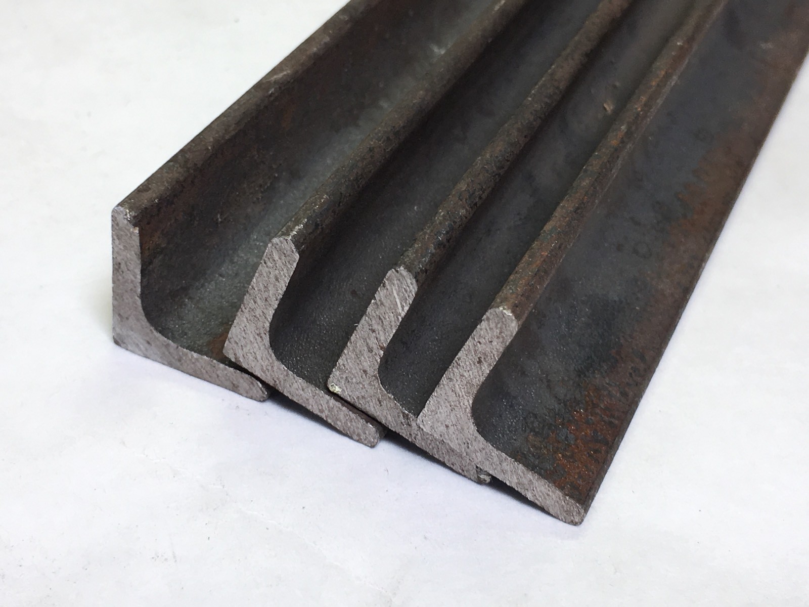 Lot Of 4 STEEL ANGLE PLATE .130” thick 3/4”x 3/4"x31"Long steel plate ...