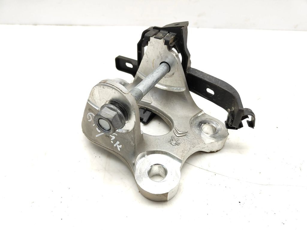 Opel Corsa-E (F) 50kWh 2022 Rear left axle beam bracket mount ...