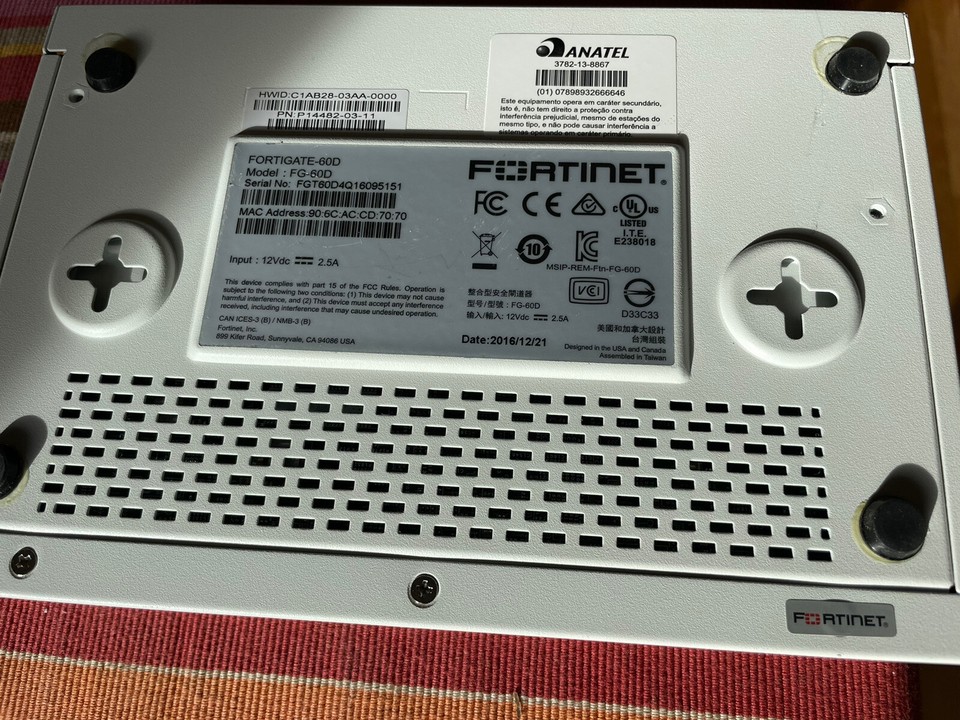 PAKEDGE R60D ROUTER AND POWER CORD | eBay