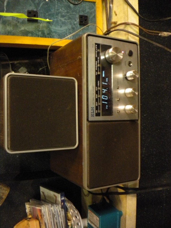 KLH TR-82 FM Table Top Stereo System with aux speaker | eBay