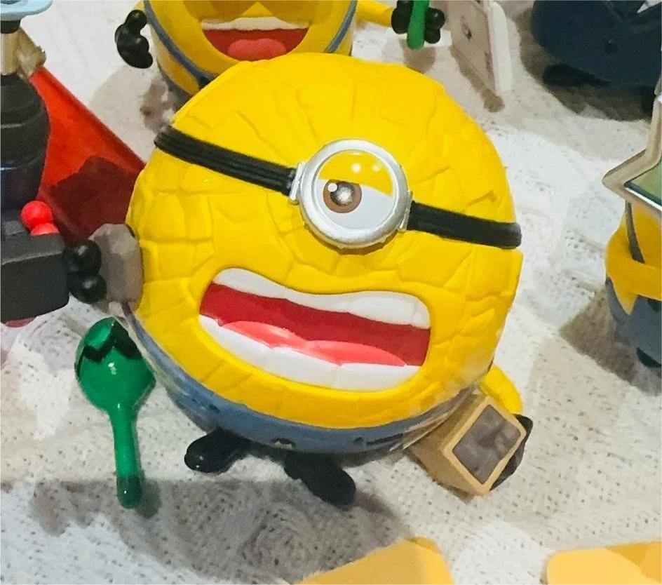 Minion Jerry DESPICABLE ME 4 "Minions Bullying Mega Minion Jerry