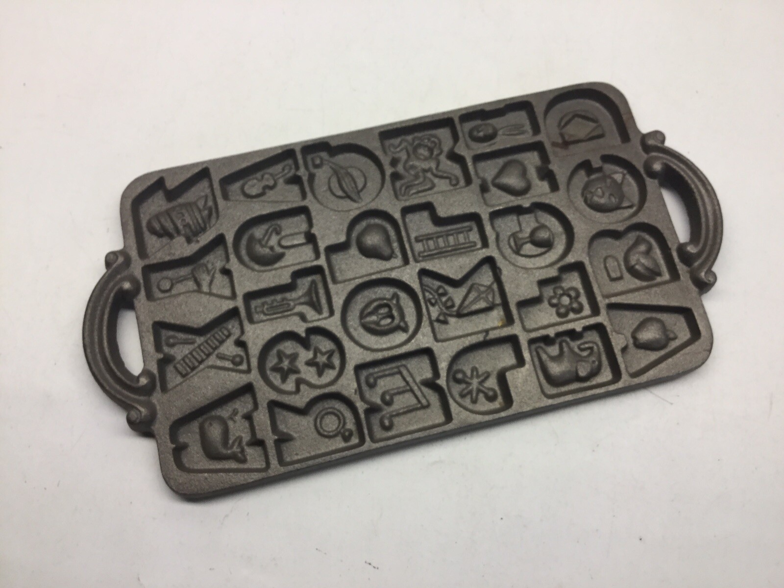 1985 John Wright Cast Iron Alphabet Cookie Mold Pan | eBay