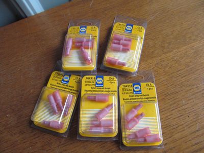 20 NAPA Belden Nylon Snap red Female Bullet Connectors 22-18 Ga ...