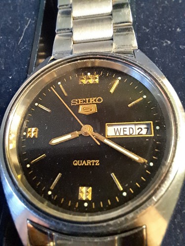 SEIKO 5 QUARTZ WRISTWATCH. BOXED AND VERY CLEAN. | eBay