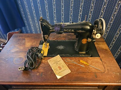 1930 Singer Model 66 66-6 Sewing Machine With Cabinet And Accessories ...