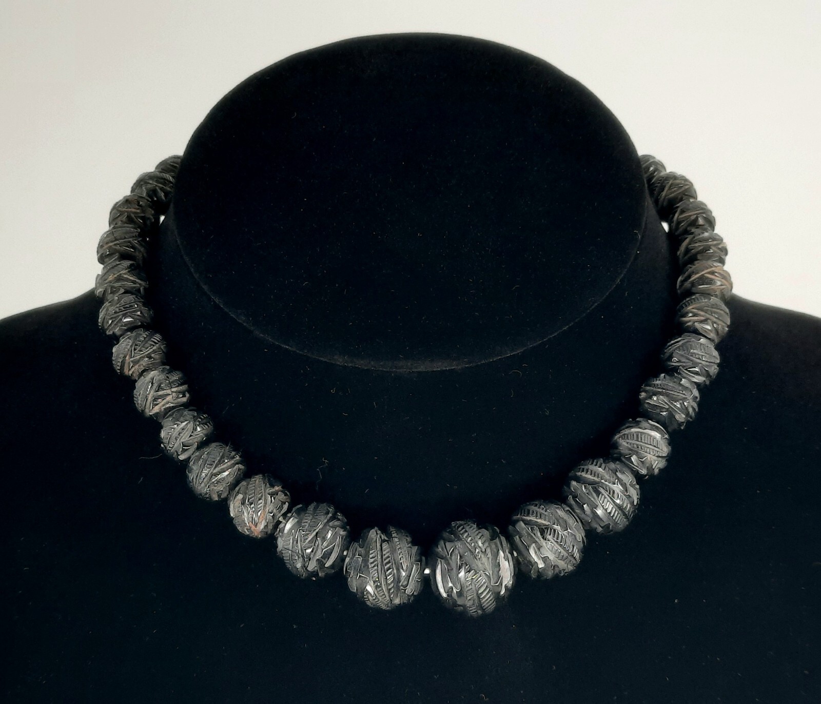 Whitby Jet Mourning Beads Victorian Era C. 1880s Engl… - Gem