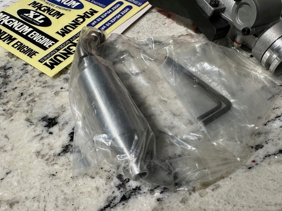 MAGNUM XL FS52AR 4 CYCLE AIRPLANE Engine w/ Muffler NIOB w/ Paperwork ...