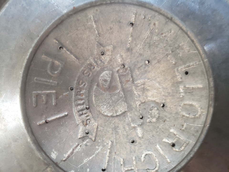 VINTAGE MRS SMITHS MELLO RICH 9.5 PIE TIN PANS LOT OF 4 MRS SMITHS PIE ...