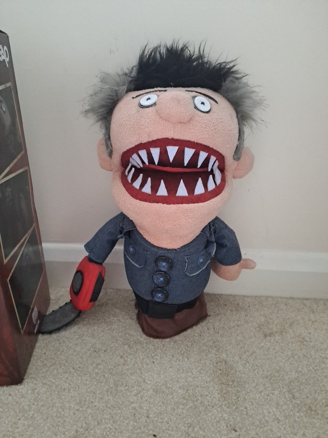 NECA - Ash Vs Evil Dead - Prop Replica - Possessed Ashy Slashy Puppet ...