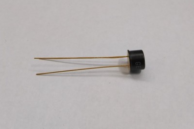 GE 2N1595 VINTAGE BLACK TOP-HAT TRANSISTOR GOLD LEADS | eBay