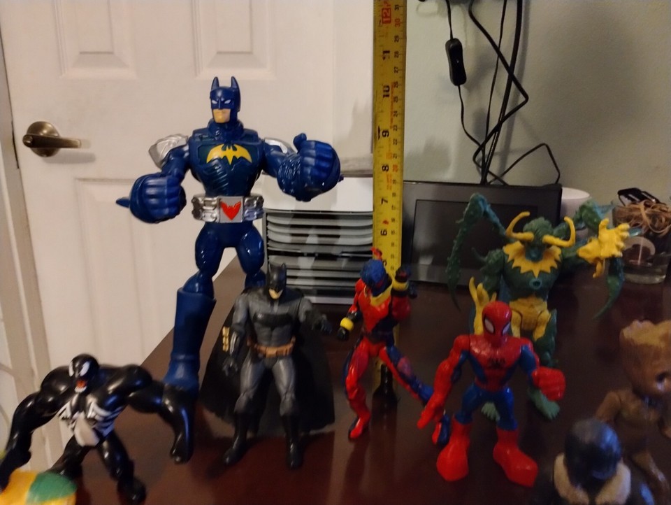 Marvel & DC Comics Action Figures Lot Many Great Pieces And A Few ...