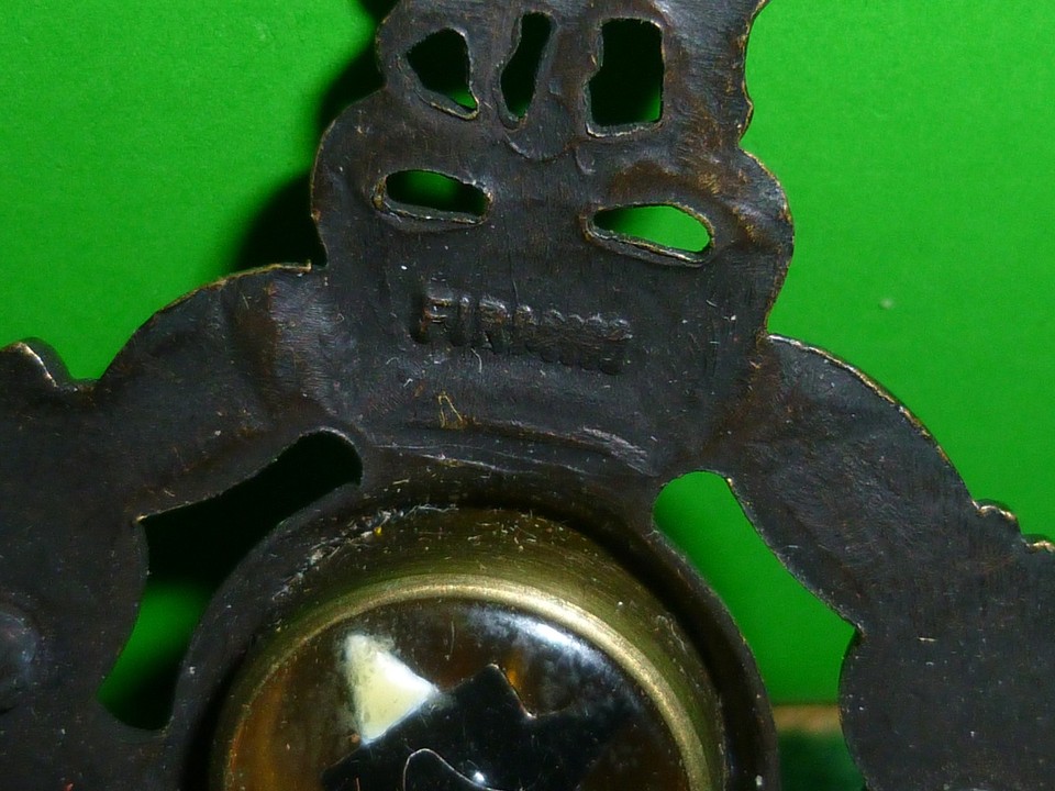 Rare Falklands Royal Marine Commando Cap Badge With SOE Escape Compass ...