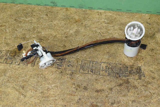BMW E90 GAS FUEL TANK FUEL PUMP SENDER UNIT ASSEMBLY 95K OEM 325I 328I ...