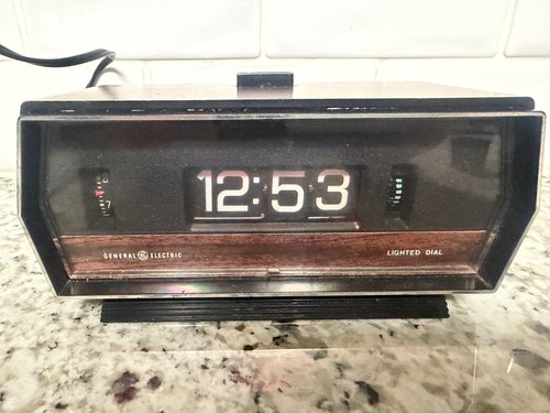 Vintage 1980s General Electric Flip Clock Alarm Lighted Dial Tested ...