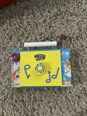 Fisher-Price 2009 Wind Up TV/ Radio Toy “The Farmer And The Dell ...