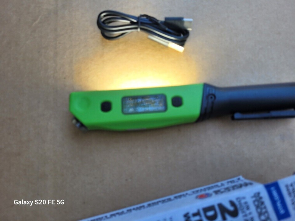 Matco Tools 2 in 1 Digital Tire Gauge With Pen Light Charge USB-C | eBay