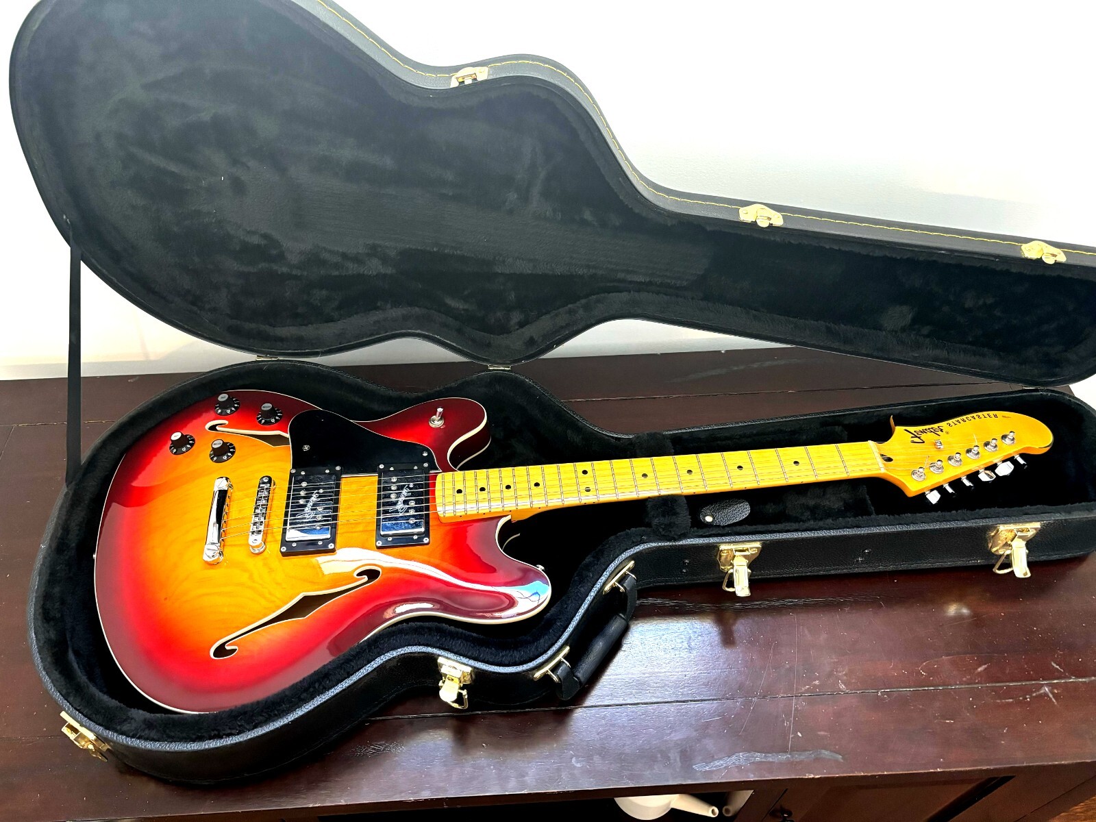 Fender Starcaster Semi-Hollow Body Electric Guitar w/ Hard Case -USED ...