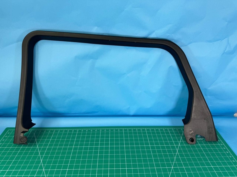 12-19 Range Rover Evoque L538 Rear Right Side Door Window Frame Molding ...