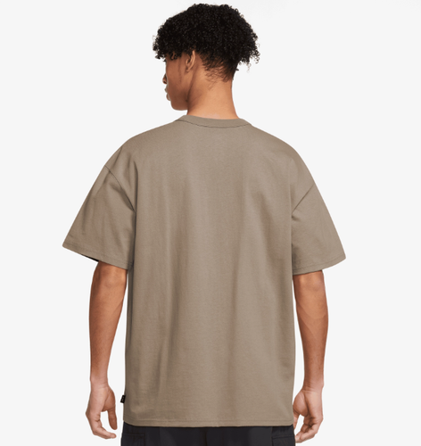 Nike NSW Premium Essentials SUST T-Shirt Khaki Black DO7392-247 Men's ...