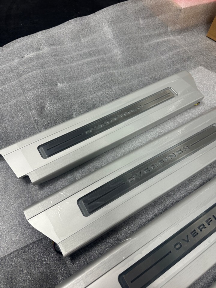 OVERFINCH ILLUMINATED DOOR SILL TREAD PLATES FOR RANGE ROVER L405 LWB ...