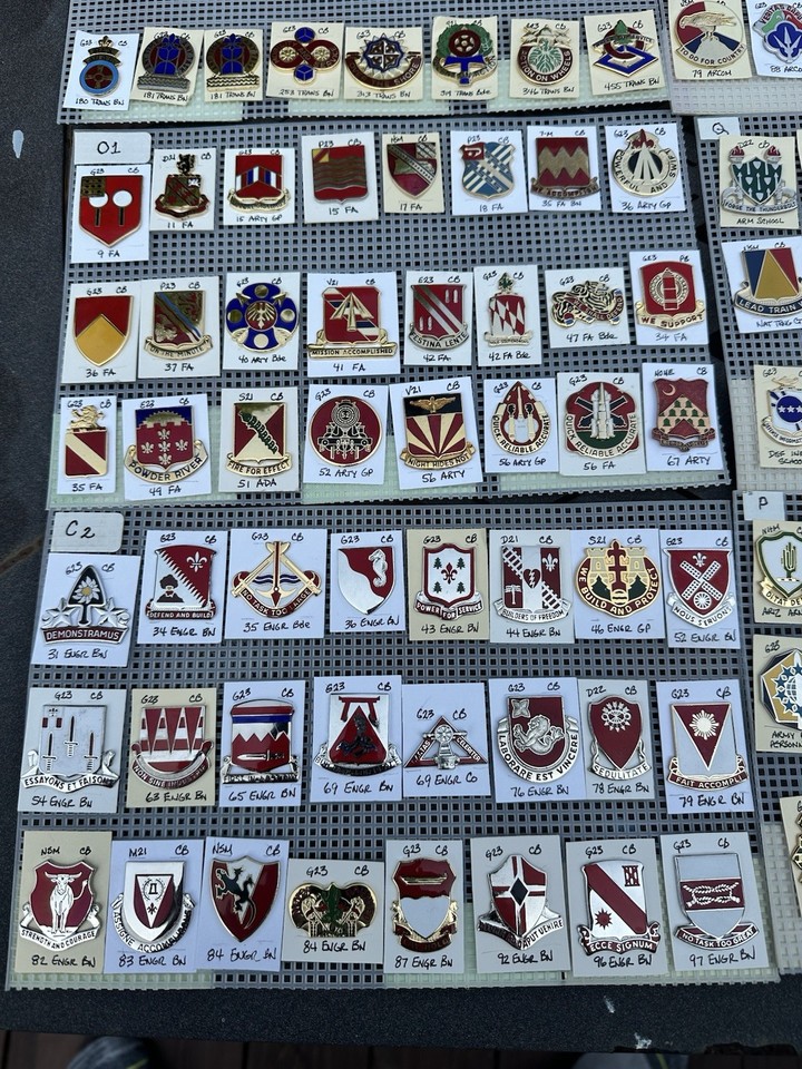 1A Lot Of 500 Different Military DUI PINS, CB Aviation Tank Infantry ...