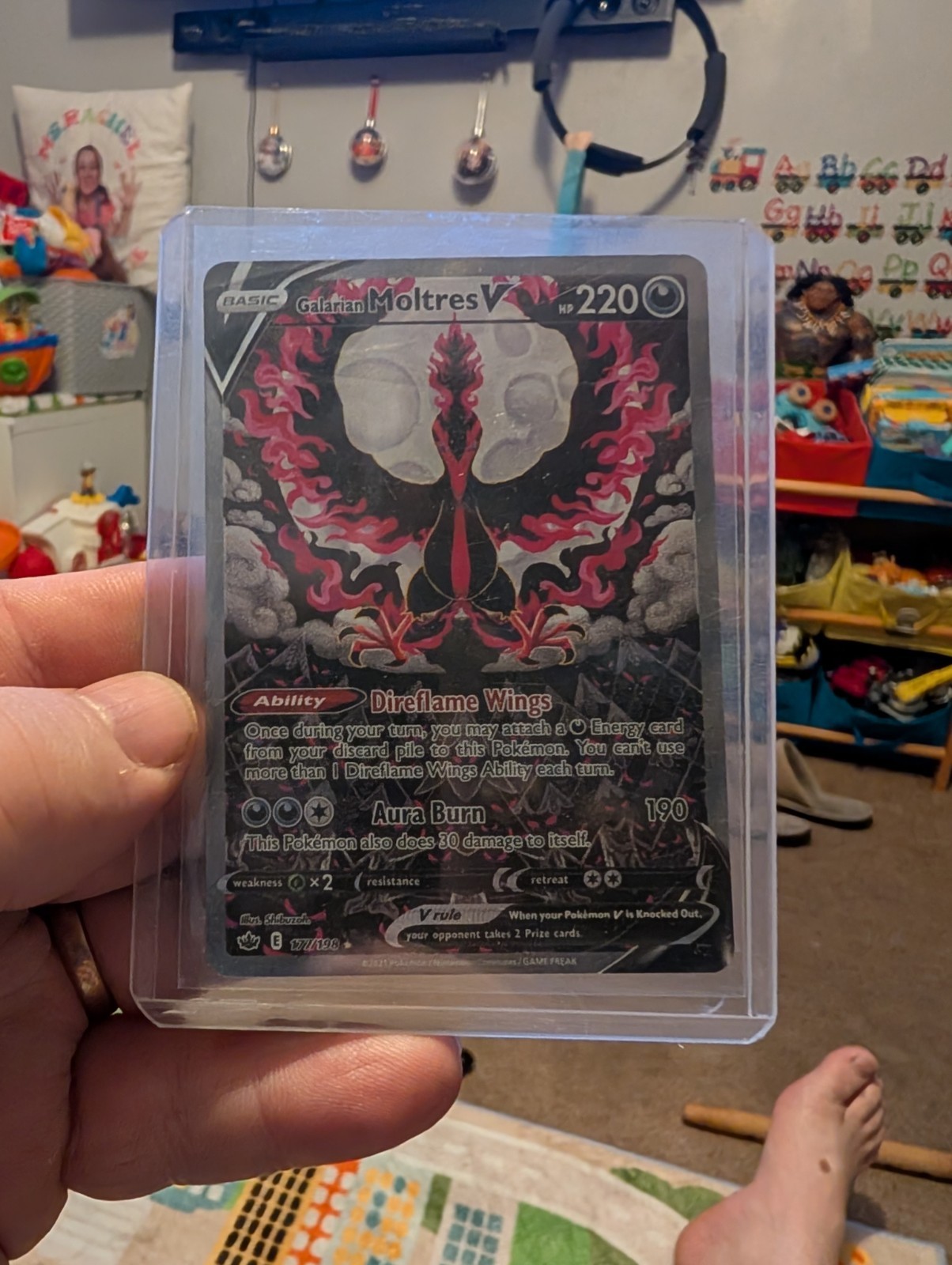 Galarian Moltres V 2021 Sword & Shield: Chilling Reign #177/198 Holo ...