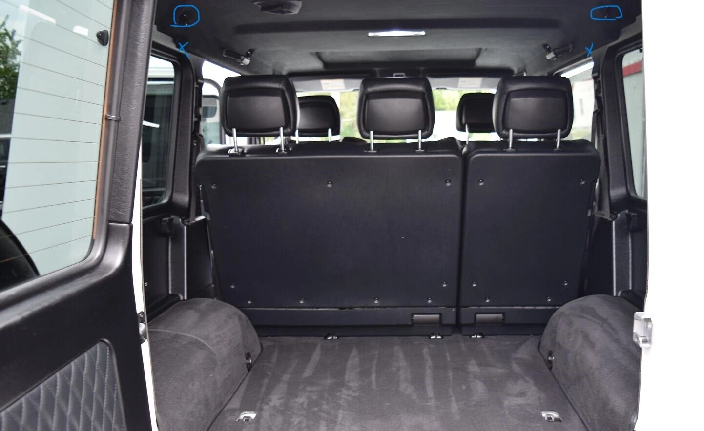 2018 G63- Rear Cargo Net no brackets on inside cabin to hang - MBWorld ...