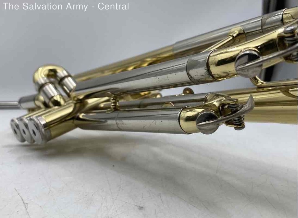 Besson Gold-Tone Brass Musical Instrument Key Bb Alto Trumpet With Case ...
