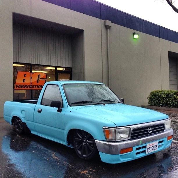 Slammed 93 Toyota Pickup