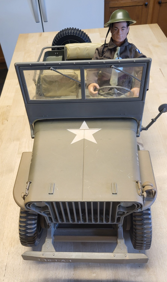 2001 GI Joe 1941 Willys Military Jeep Hasbro & 1994 Action Figure 12" w ...