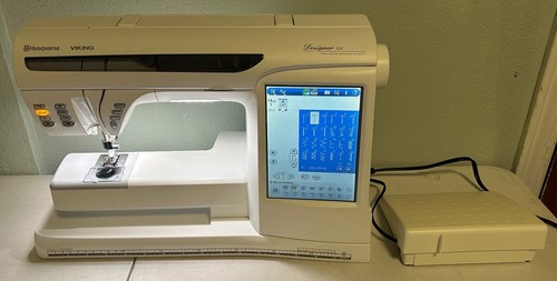 HUSQVARNA VIKING DESIGNER SE SEWING + EMBROIDERY MACHINE W/EXTRAS 75 ...