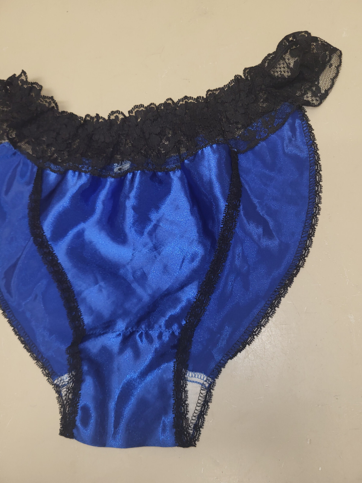 Vintage Lady Cameo Royal Blue Lace String Bikini Pant… - Gem