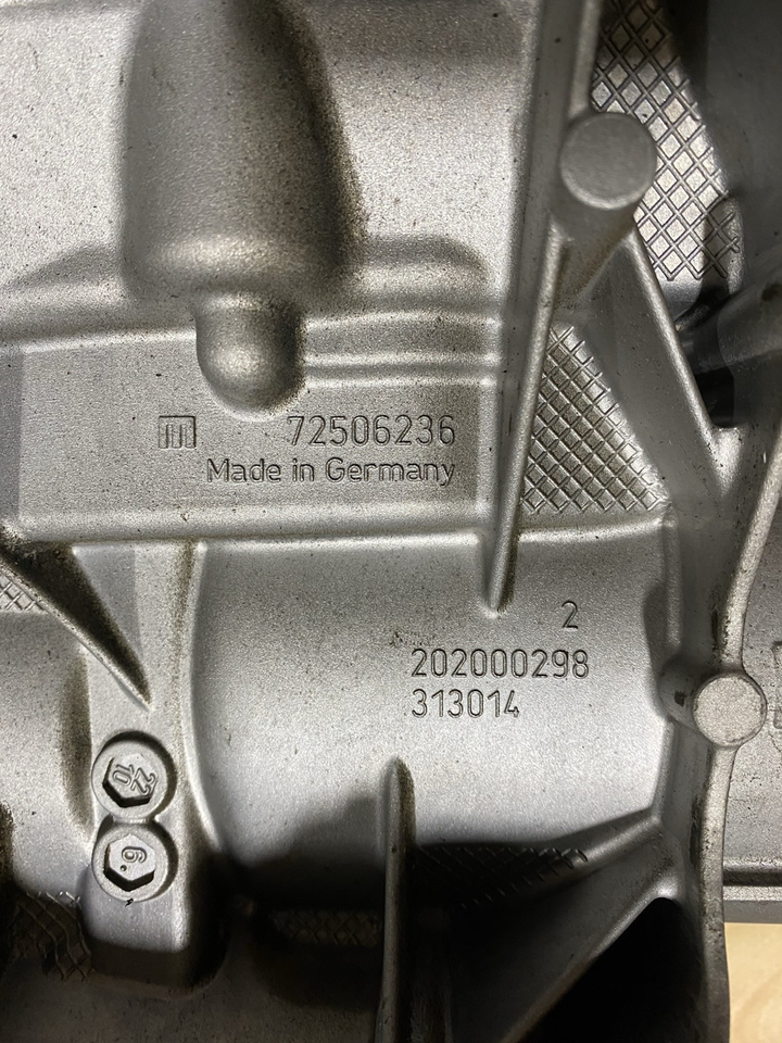 USED OEM MAHLE Detroit Diesel DD15 Fuel Filter Module Assembly ...