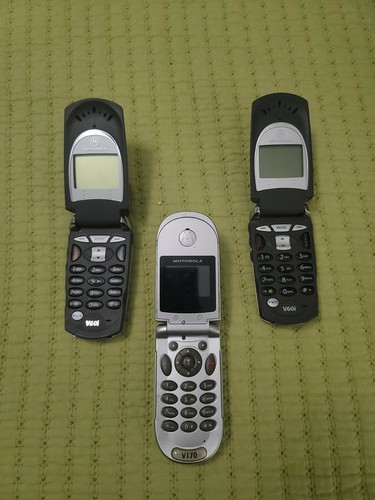 3 Motorola flip phones 2( v60 i) 1 (v170) | eBay