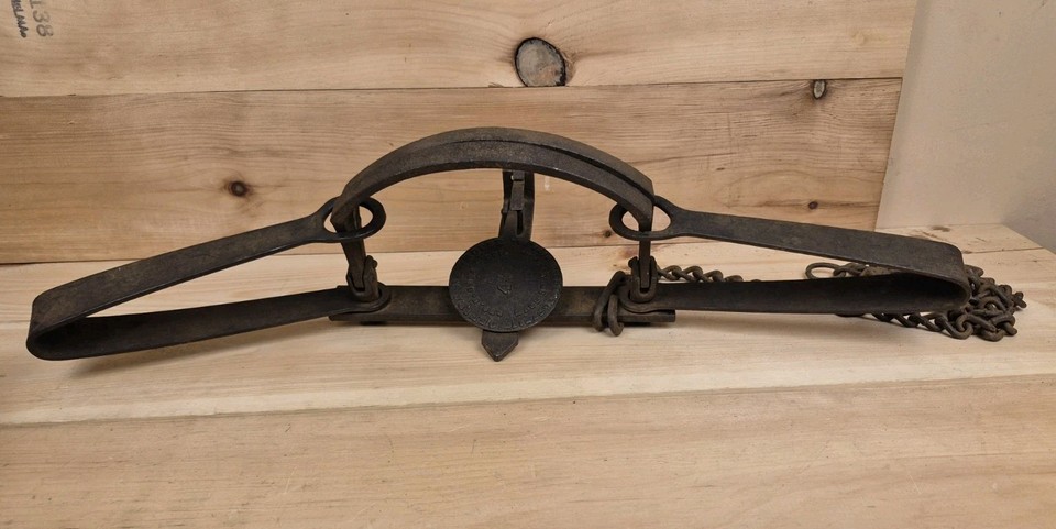 Vintage Oneida Newhouse Wolf Trap 4 1/2" W/ Chain | eBay