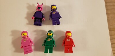 Lego classic Spaceman dark purple & pink & green & red minifigures ...