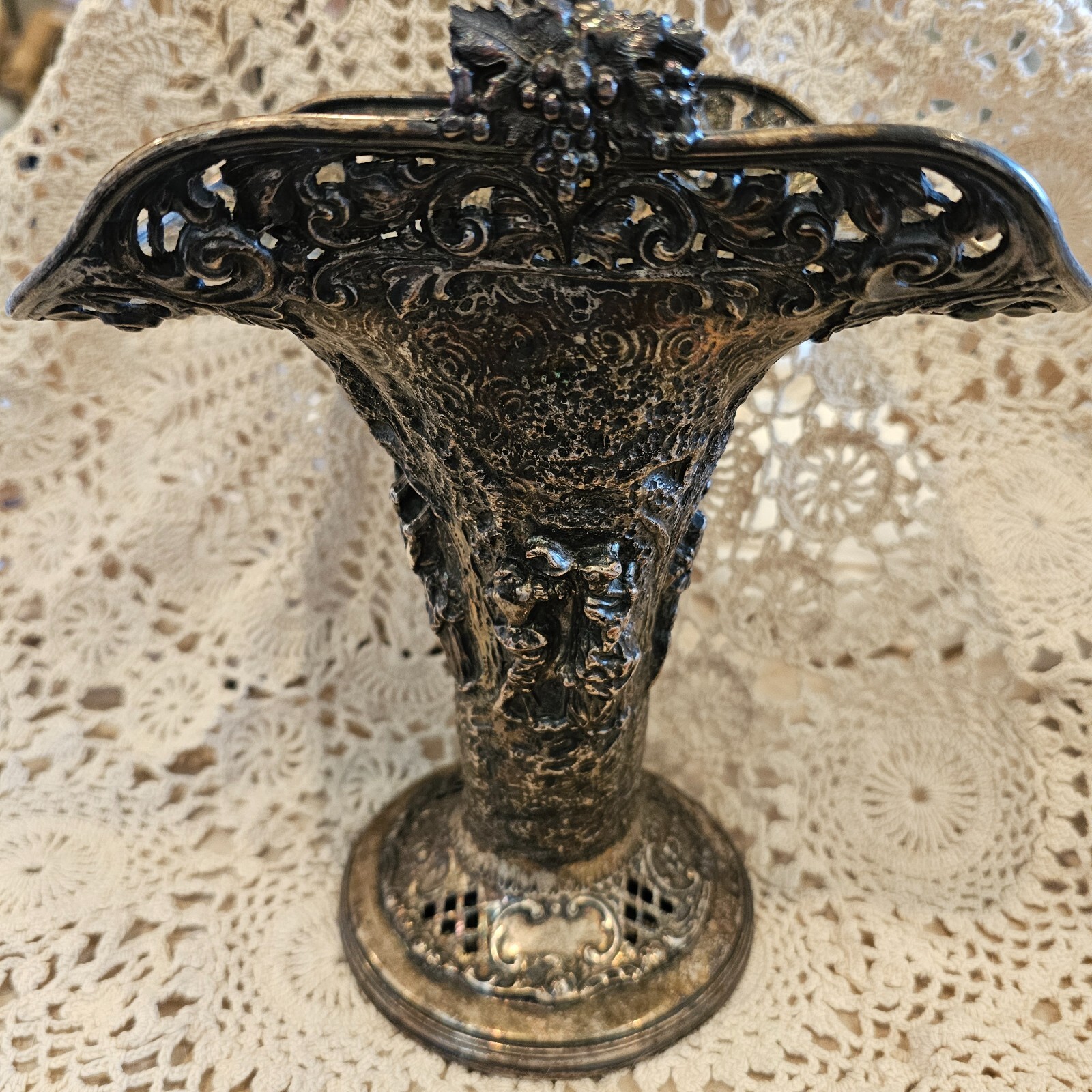 Barbour Silver Co Silver plated repousse vase bridal wed | eBay