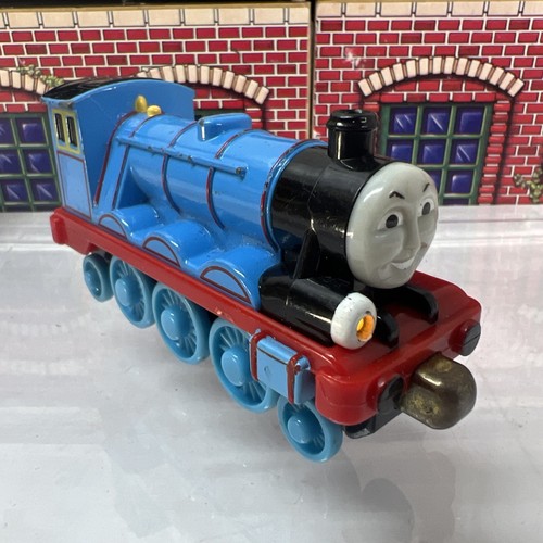 Thomas the Train - Talking Gordon Magnetic Diecast Engine 2008 Lights ...