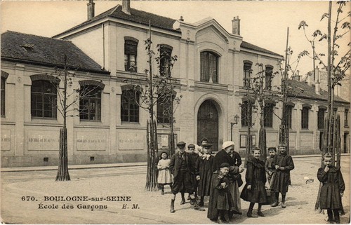 CPA Boulogne sur Seine Ecole des Garcons FRANCE (1306888) | eBay