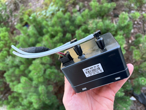 Mercedes W211 E500 E550 E63 CLS500 W219 Air Vacuum Pump Box 0008002548 ...