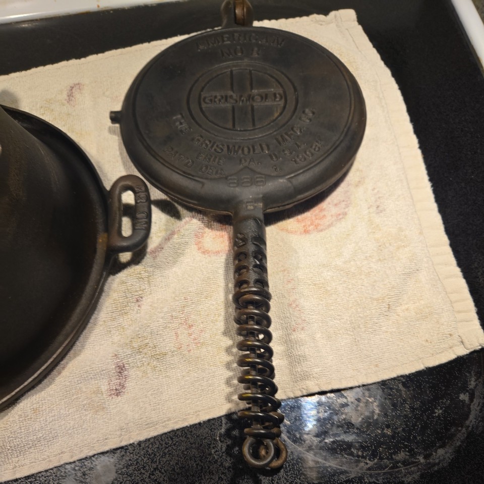 Vintage GRISWOLD #8 Waffle Iron 885/886 w/high Base 985E | eBay