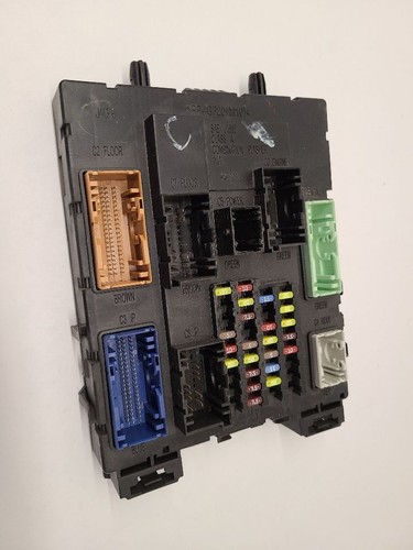 15 FORD ESCAPE Body Control BCM Module And Inside Fuse Block ...
