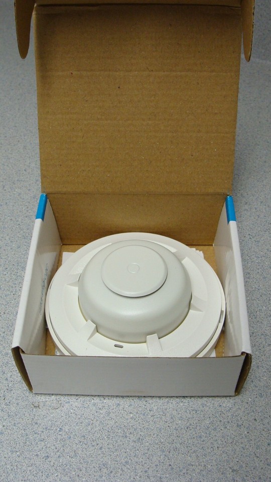 SYSTEM SENSOR HEAT DETECTOR 5601P 135 DEGREE FIXED TEMPERATURE & RATE ...