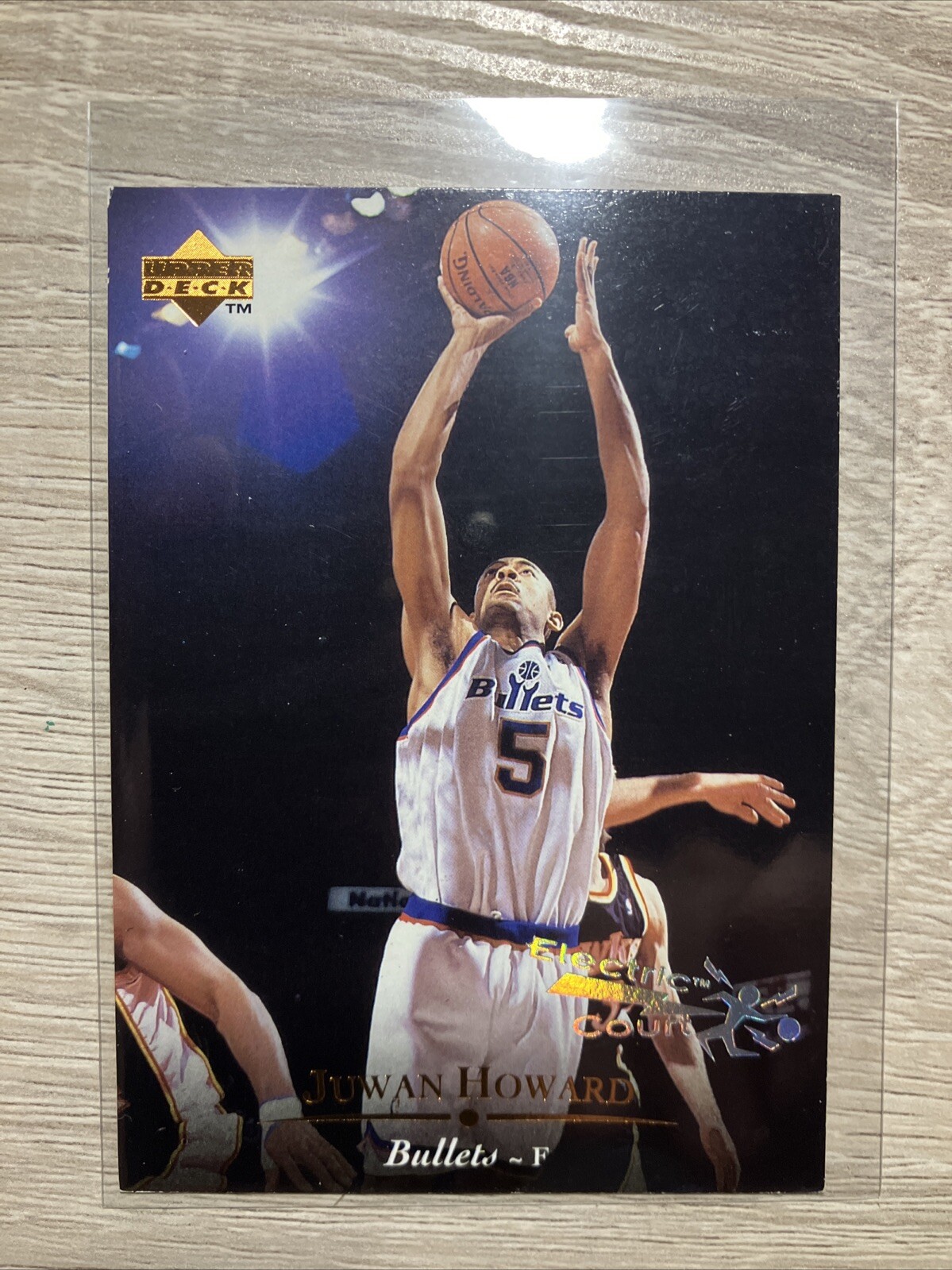 Juwan Howard 1995 Upper Deck #160 Electric Court Gold Price Guide ...