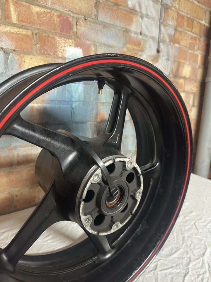 ♻️ Yamaha Yzf-r1 Yzf R1 4c8 2007 - 2008 Rear Wheel Rim buckled ♻️ | eBay UK