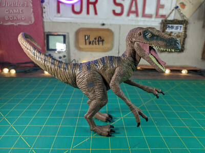 Raptor 2015 Hasbro Jurassic World Park Velociraptor DELTA Figure 020922 ...