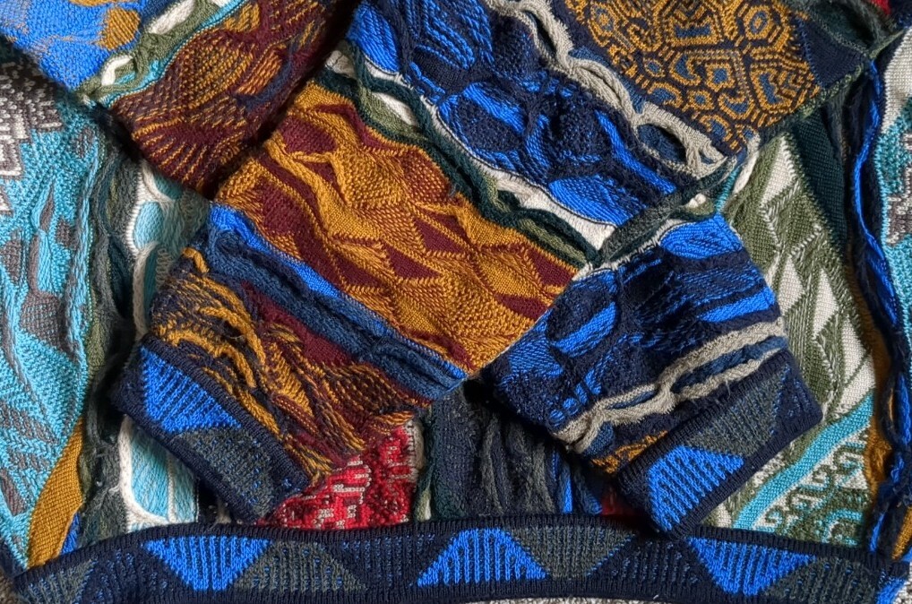 Vintage Coogi Australia Pure New Wool Sweater Embossed Knit Vintage Coogi Australia Pure New Wool Sweater Embossed Knit