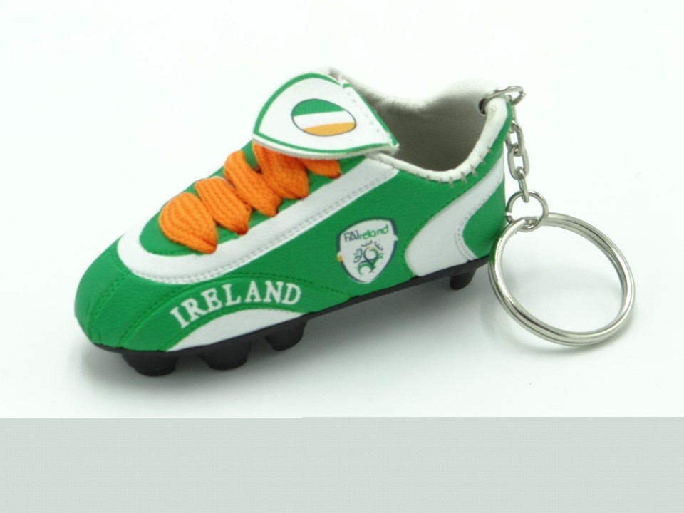 High Quality Country Flag Mini Soccer Shoe Cleats Boots Keychain Key ...