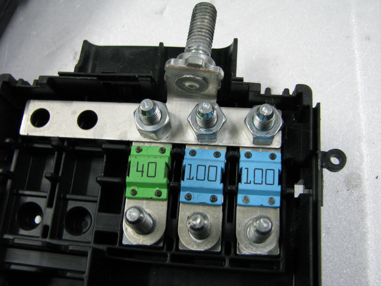 Mercedes ML-Class W164 Battery Terminal Jump Start A1645400350 used ...